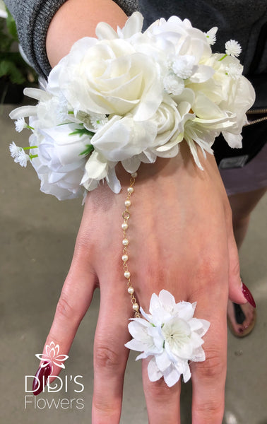 Floral Handpiece Pair – Didi's Flowers